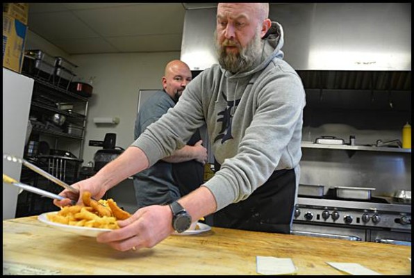 Friday fish fry is a Hamtramck favorite | Hamtramck Review